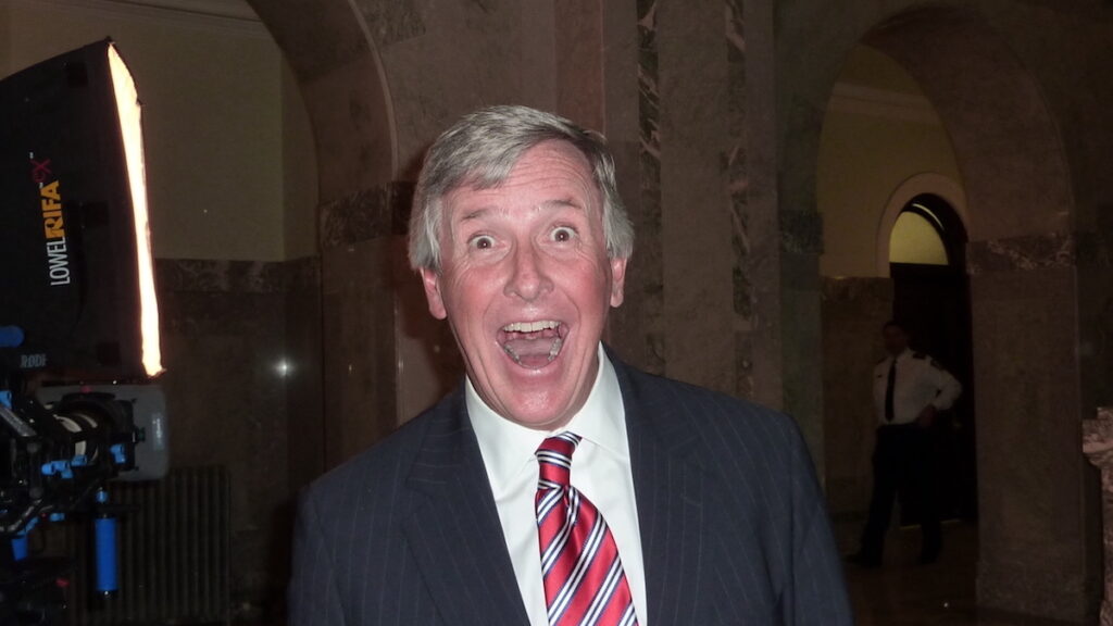 Talk about embarrassing! Jim Dinning lends his faded credibility to ...