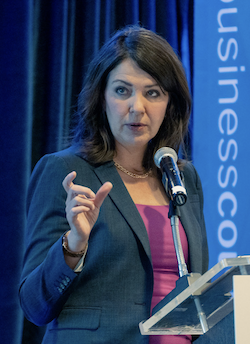 Danielle Smith delivers more promised chaos in health care with purge ...